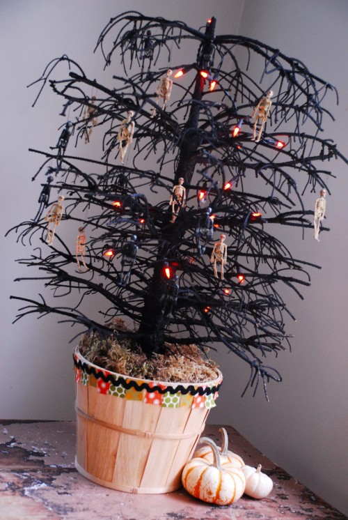 Dead Halloween Tree | Family Chic